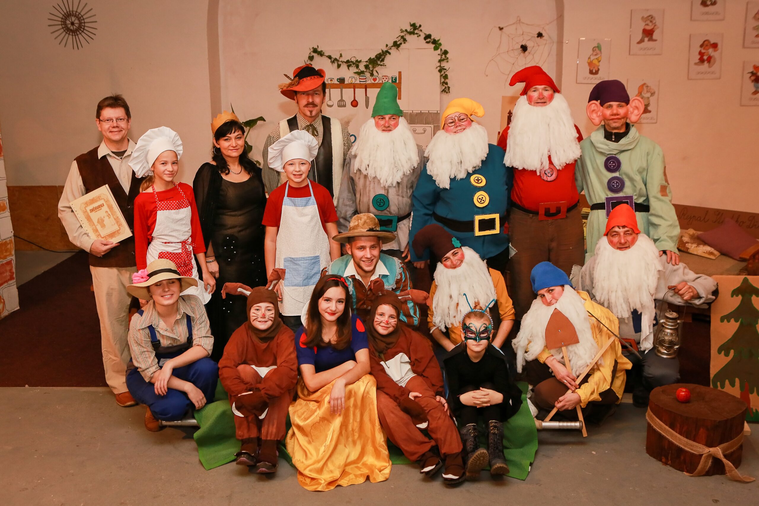 Scénář a režie divadelní pohádky „Sněhurka a sedm trpaslíků“ - Michal ...